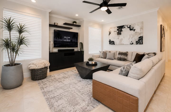 6br/4ba Resort-style Pool - Las Vegas, NV