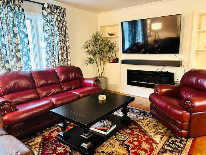 The Cozy Crimson At The Heart Of Champaign - Champaign, IL