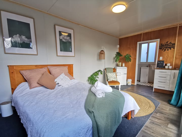 Pōhutukawa Studio, Estuary Views - Tauranga