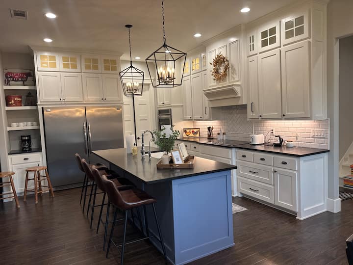 4br Farmhouse Sleeps 10 | 30 Min To Fort Worth - Weatherford, TX