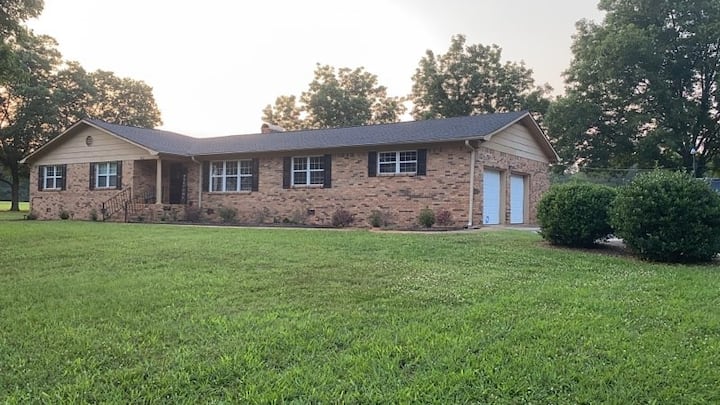 Cozy Country Escape - Huntsville