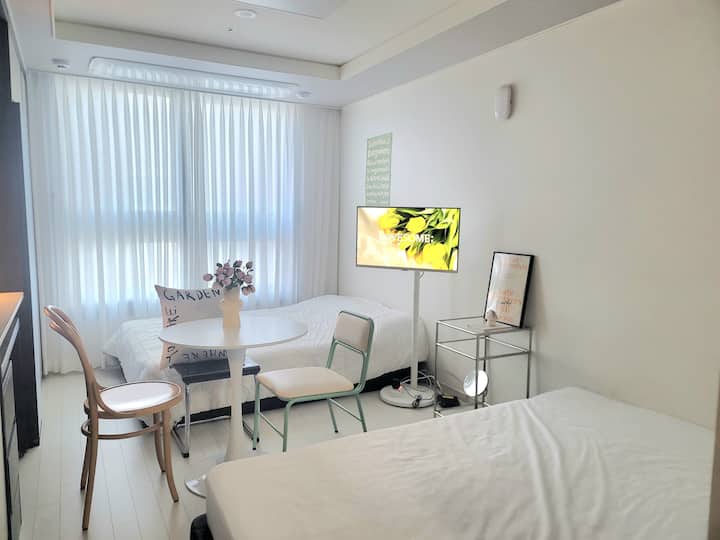 동성로 / 퀸 침대 2개 / 3.4인가능 - Daegu