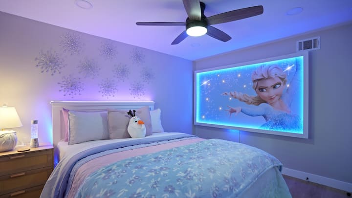 Disneyland 8 Mi• Toy Story & Elsa Room + Game Room - Orange County, CA