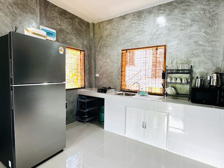 Modern 2br House With Workspace And Ac Near Beach - Ko Pha Ngan