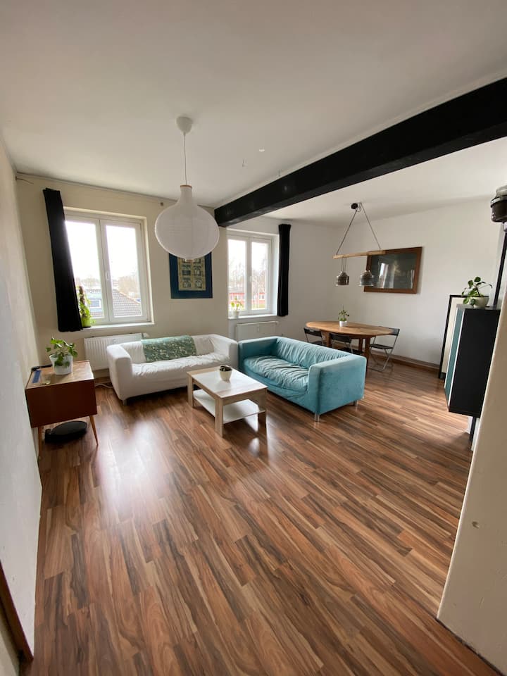 Minimalistisches Zimmer Nähe Fischereihafen - Rostock