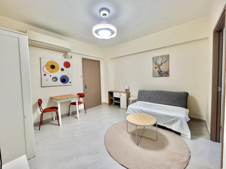 2 Bed In City Center - Sheung Wan