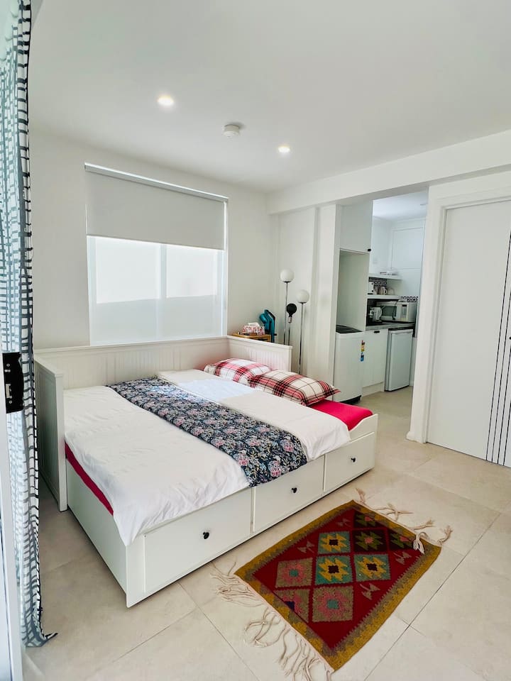 Private Brand New Exquisite Studio, Self-contained - Sidney