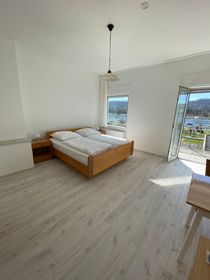 Ferienzimmer Mit Balkon Und Rheinblick - Bad Ems