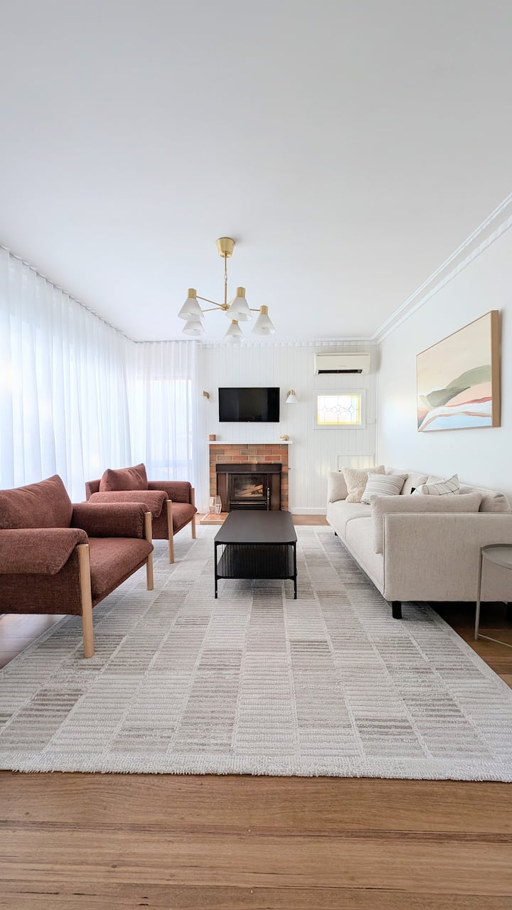 Home With Bay Views - Geelong Arena