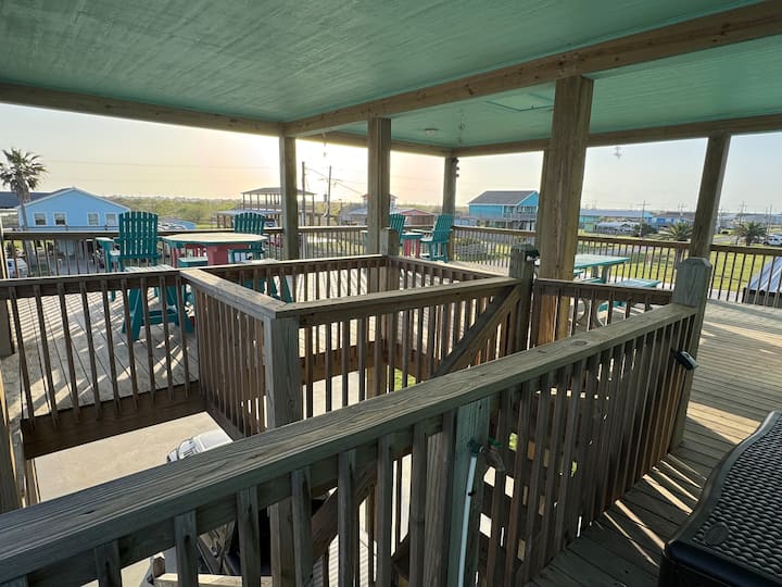 The Beach Apartment - Crystal Beach, TX