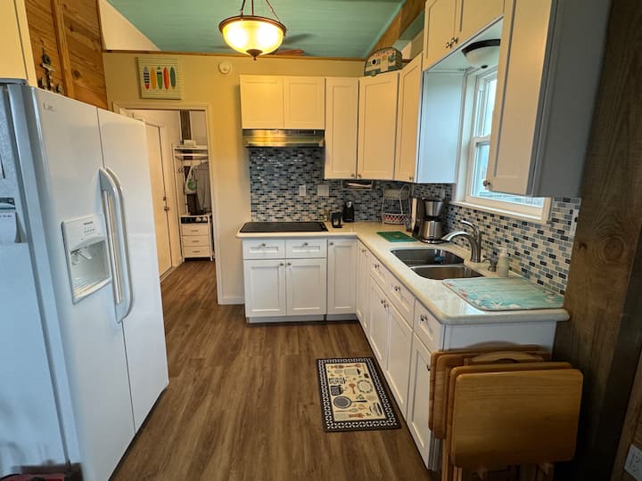 The Beach Apartment - Crystal Beach, TX