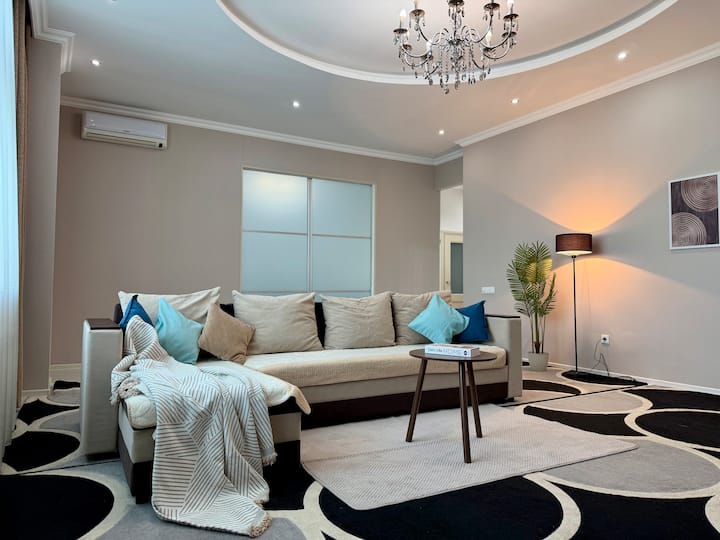 Просторная с видом, рядом с Монументом Байтерек - Kazakhstan