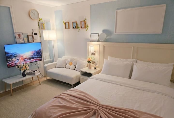 로뎀/호텔식침구/성심당/안마의자/둔산동인근/셀프체크인/무료주차/넷플/간단무료조식/짐보관 - Daejeon