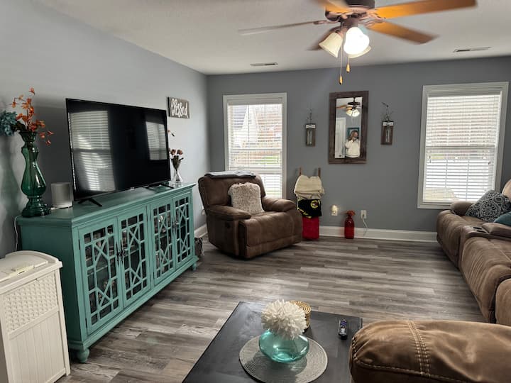 Ideal Home Away From Home - Knoxville, TN
