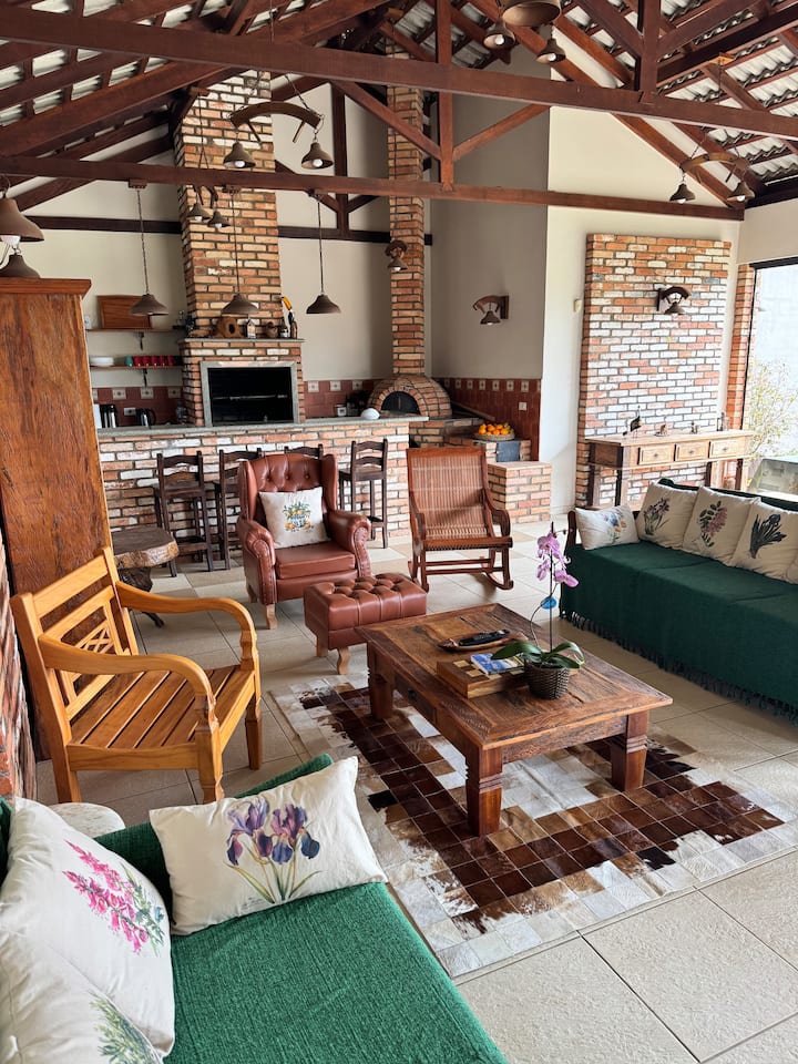 Casa Próximo A Agroleite - Castro, Brazil