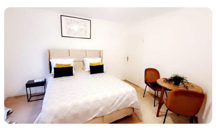 Le Repos Urbain–grand T3 Cosy à 10 Min Paris & Cdg - Aubervilliers