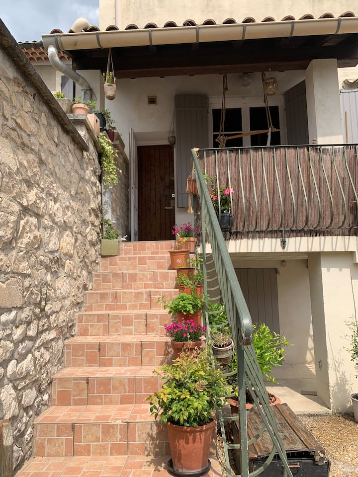 Appartement Charmant Centre Village Historique - Venasque