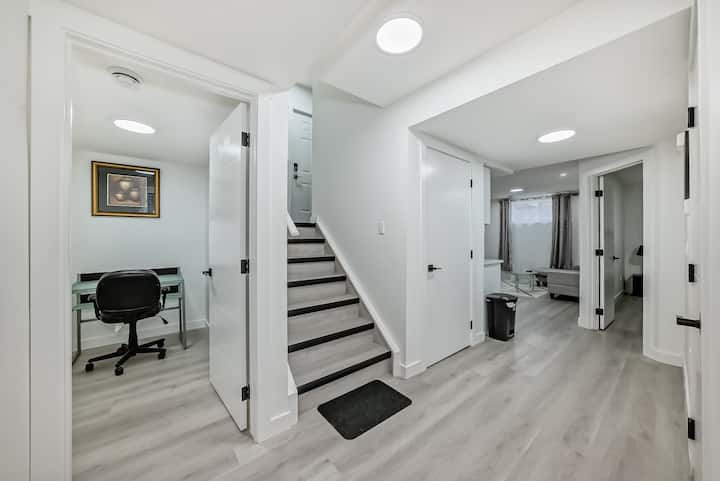 Rome Sweet Home 2 (Separate Entrance) - Calgary