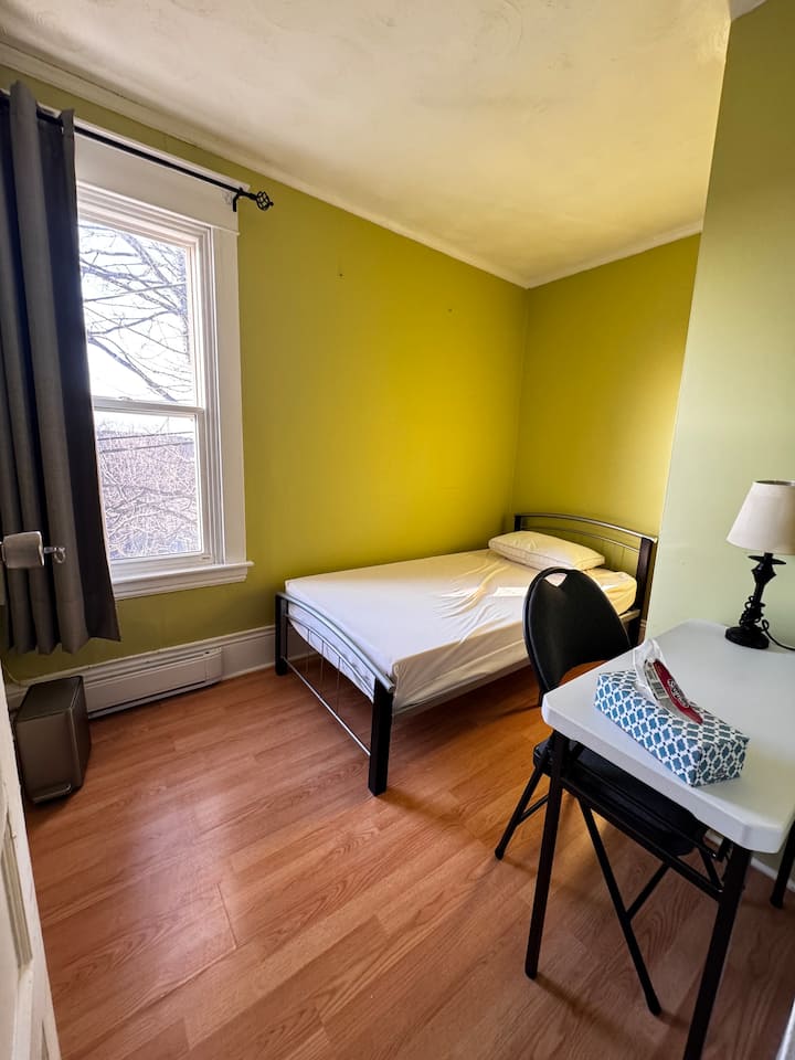 Single Bed In Saint John - New Brunswick