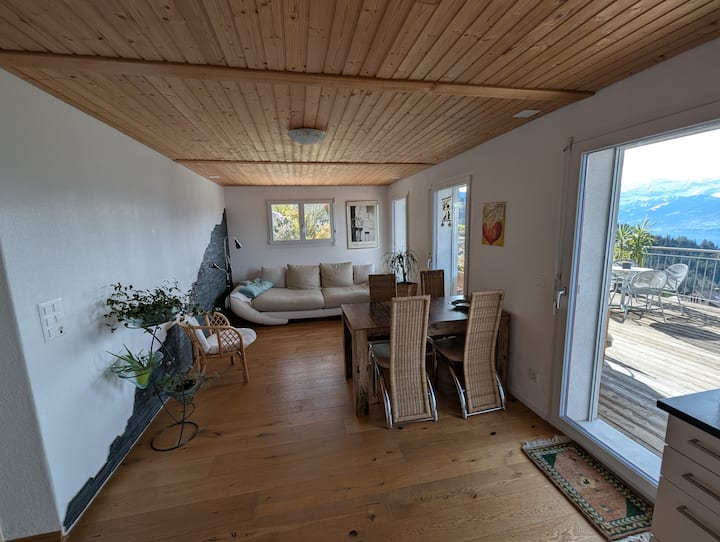 Cozy Apartment With Great View - Spiez