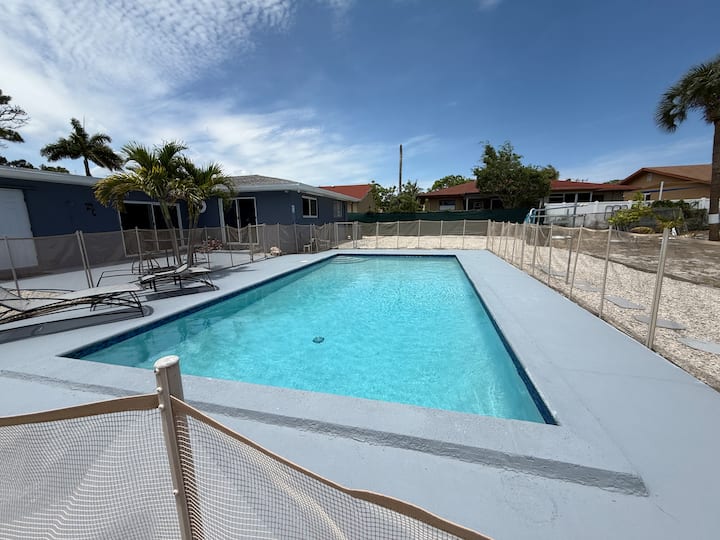 5br Pool Home W/in-law Suite/great For Families - Lake Worth, FL