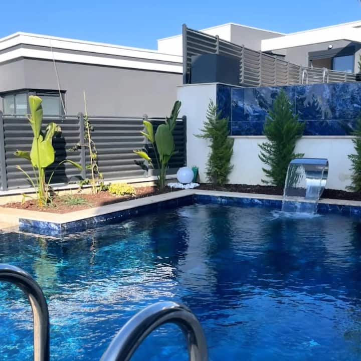 Kuşadası'nda ÖZel Havuzlu Villa - Güzelçamlı