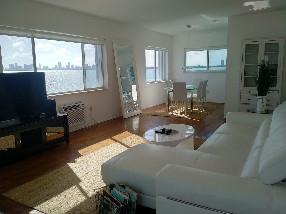 Beautiful Bay View Apartment - Airbnb