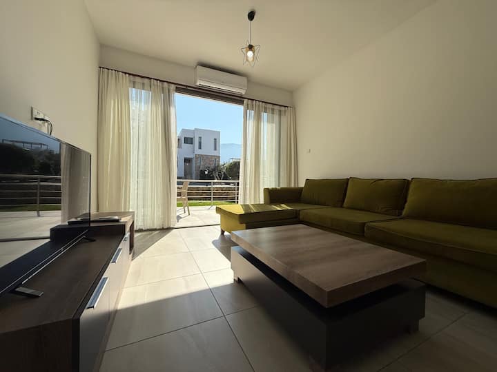 Girne Zeytinlik Havuzlu 2+1 Manzaralı Daire - Girne