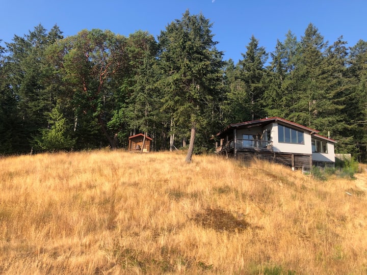 Bluff Road Cottage - Galiano Island
