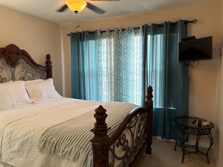 Shalom Room In Sanford, Florida - Sanford, FL
