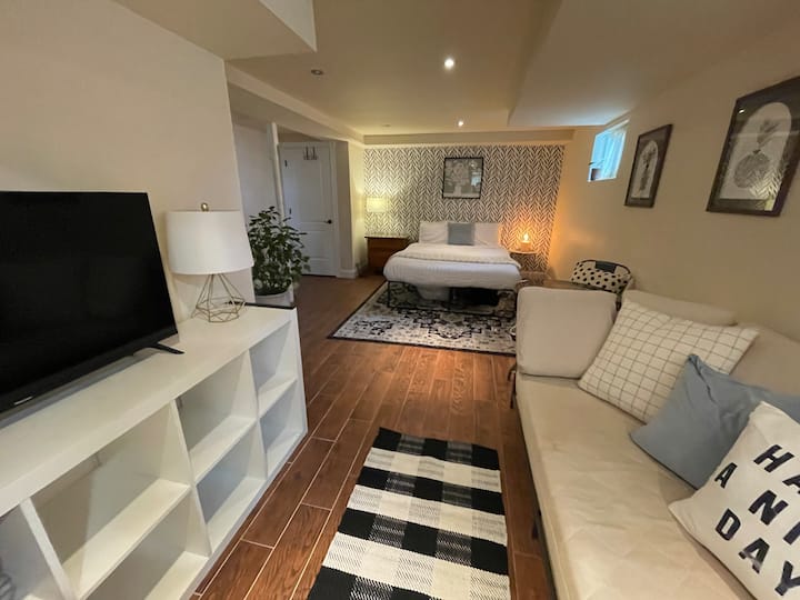 Cozy Guest Suite – Just 3 Blocks From King Street! - Alexandria, VA