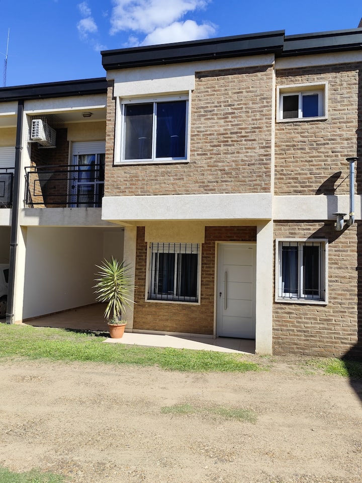 Depto. Familiar En El Centro De San José - Colón