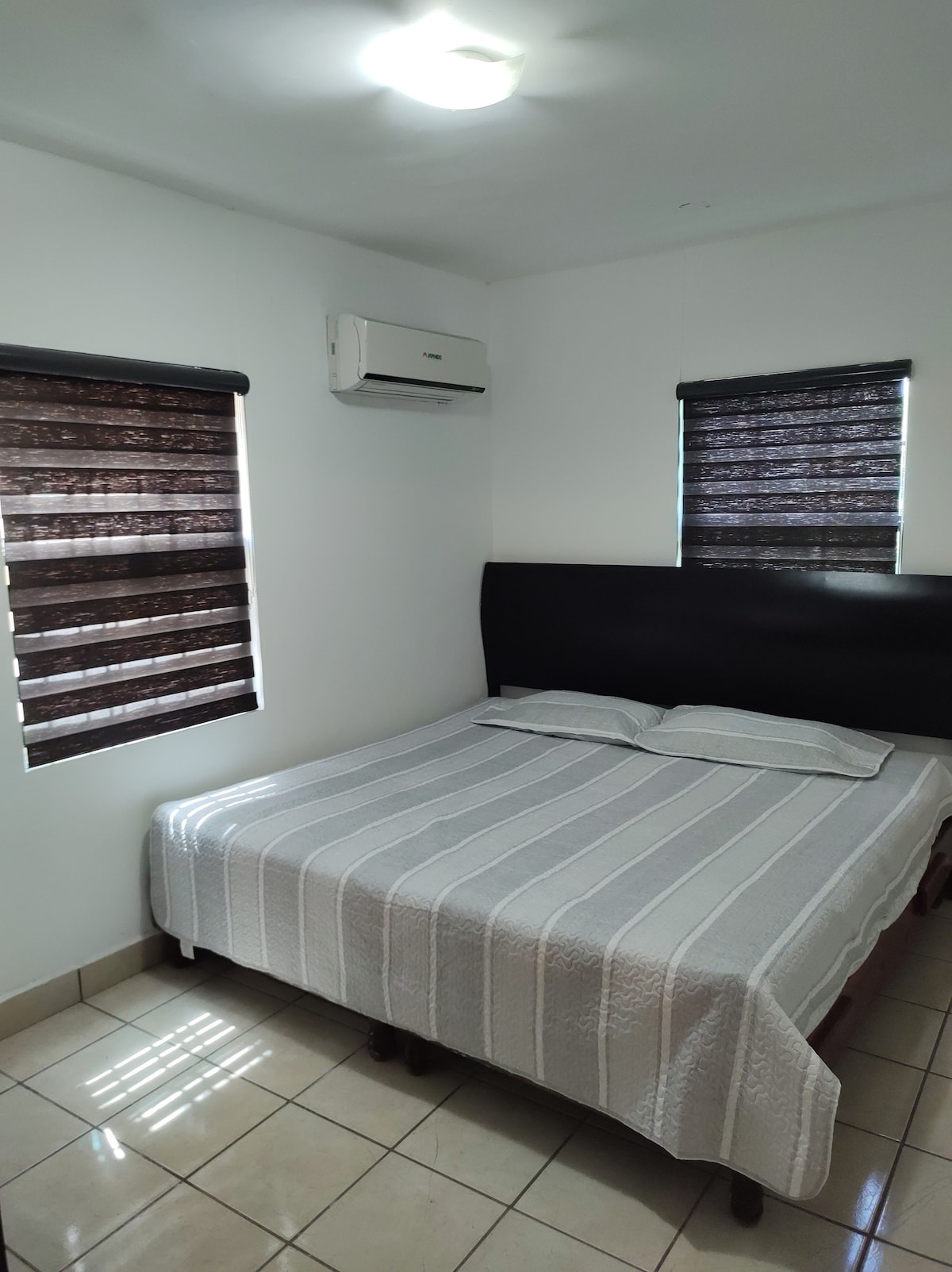 spacious apartment with king size bed - Flats for Rent in Matamoros ...