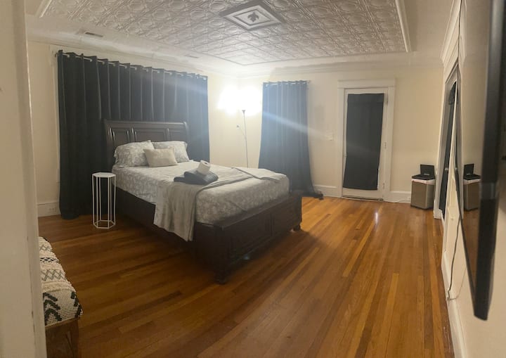 Kazul Room With Porch - Londonderry, NH