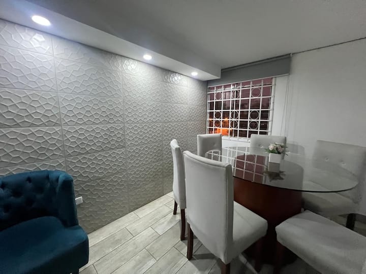 Mini Departamento Frente A Un Parque - Cuenca