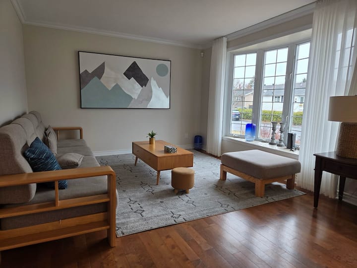 New 4br | 2 Baths | Near Downtown Mtl | Sleeps 8 - Brossard