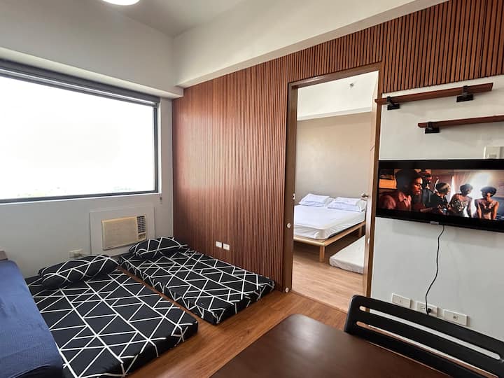 Ace Suites By The Waterspa - Budget Room For 6 - Pasig