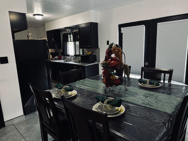 Mi Casa Es Tu Casa - Las Cruces, NM