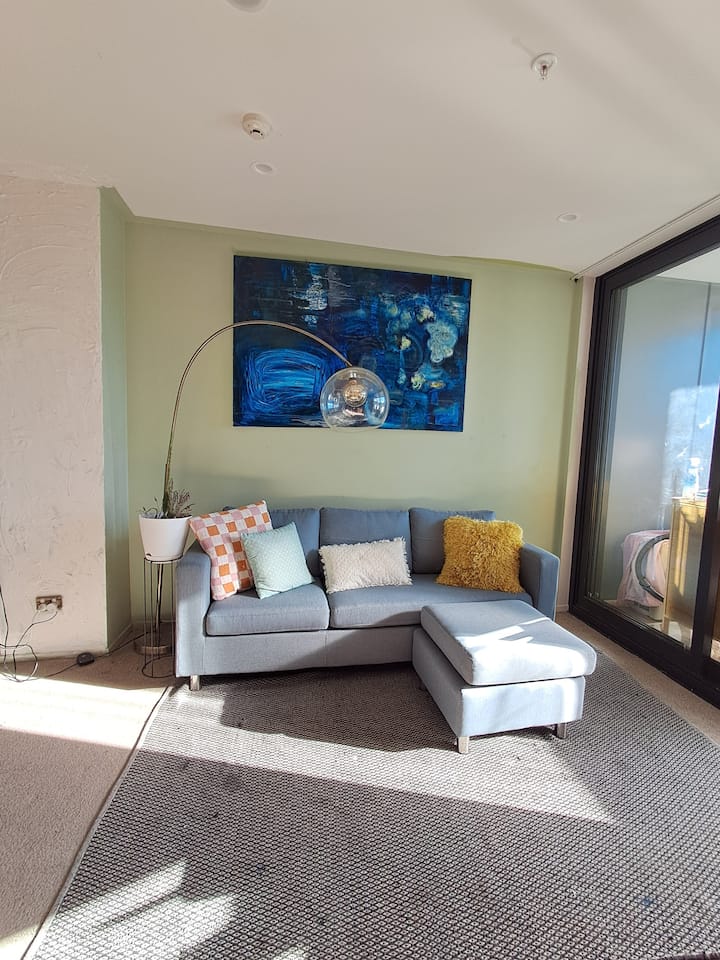 Arty Retreat - Lake Hayes