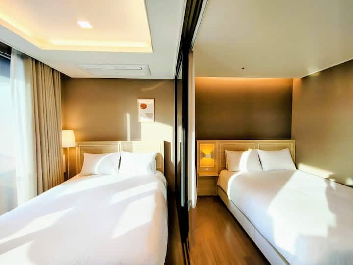 [St_18]합법 숙소! 고층 오션뷰!해변5분&지하철역3분#퀸침대2개 - Busan