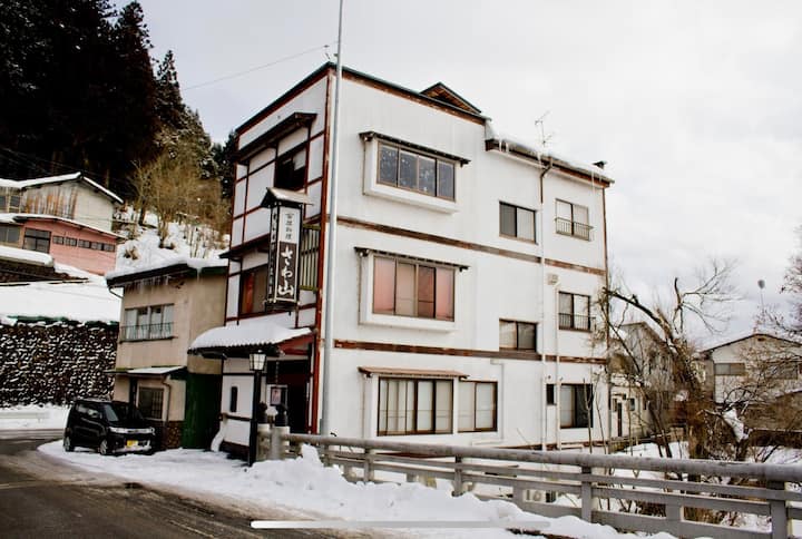 昔の旅館を一棟貸切|高山の静かな和モダン宿【7名・キッチン付】 - Takayama