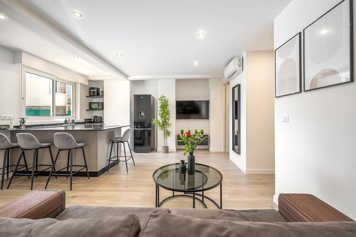 Cannes Center | Walk To Palais Des Festivals - Cannes