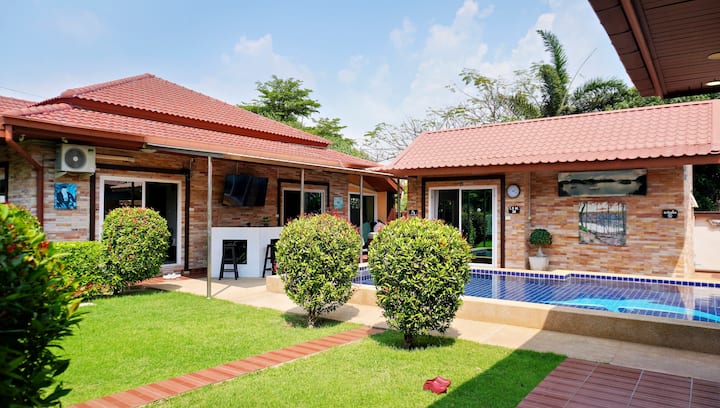 Sea Sand Pool Villa - Pattaya City