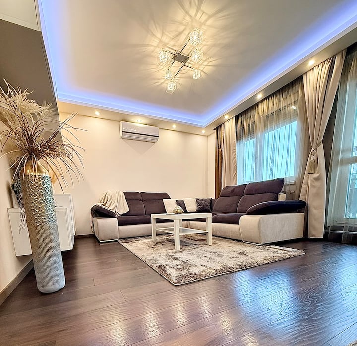 Local-lux Premium Apt •2 X Free Parking •Balcony - Ungarn