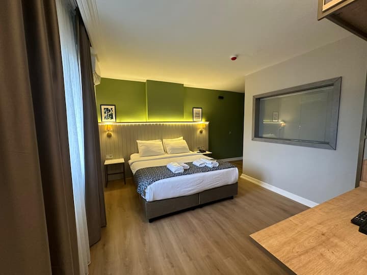 ŞEhri Balkondan İZleyeceğiniz Best Geniş  Oda - Ankara