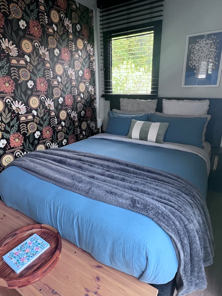 Botanical Beauty: Private Ensuite Guest Room - Taupo