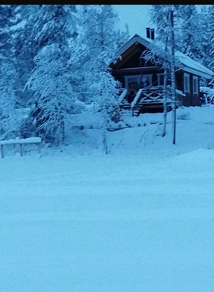 Saunamökki Veden ääRellä. - Rovaniemi