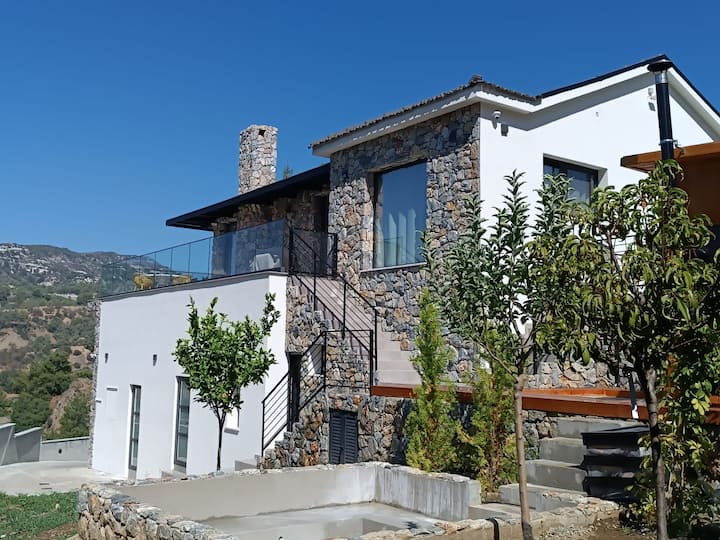 Village House - Perfect Getaway - Лофу