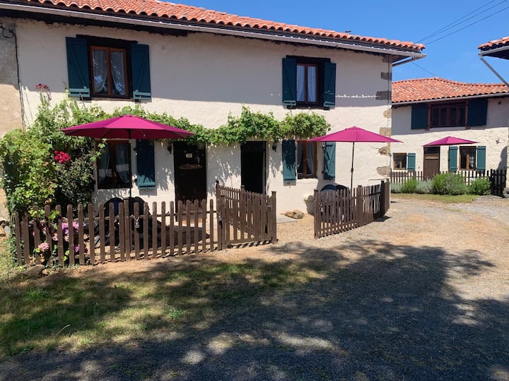 Family Friendly Gite *Pool*large Garden*games - La Péruse
