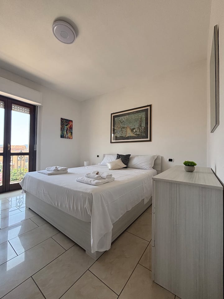 Dimoras | Spacious 3br In Center City + Parking - Olbia